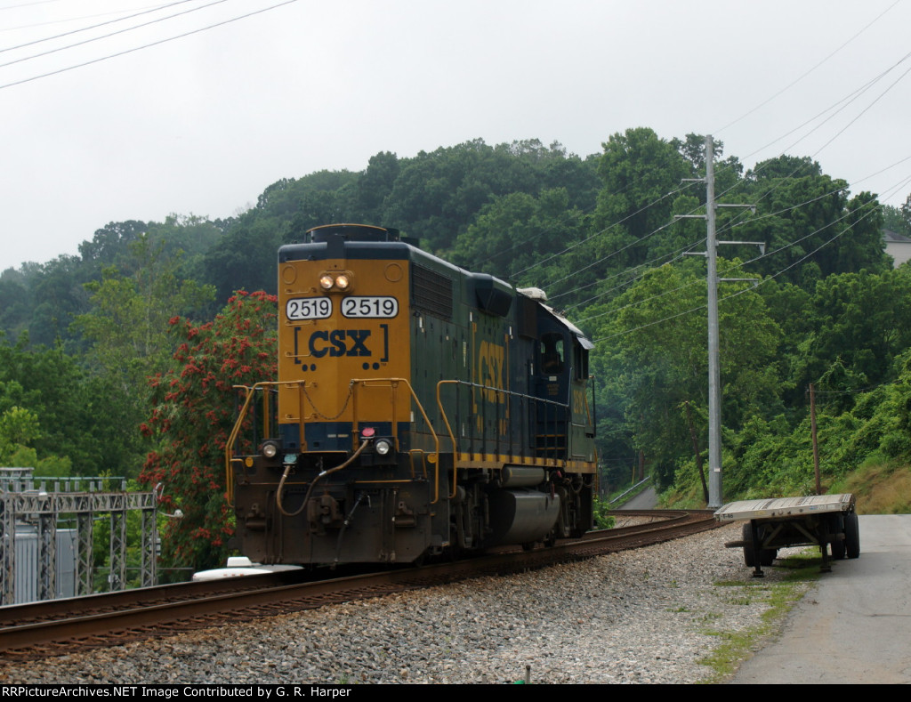 Lite locomotive heads west to shuffle M of W cars at Buchanan and Eagle Rock on the James River SD